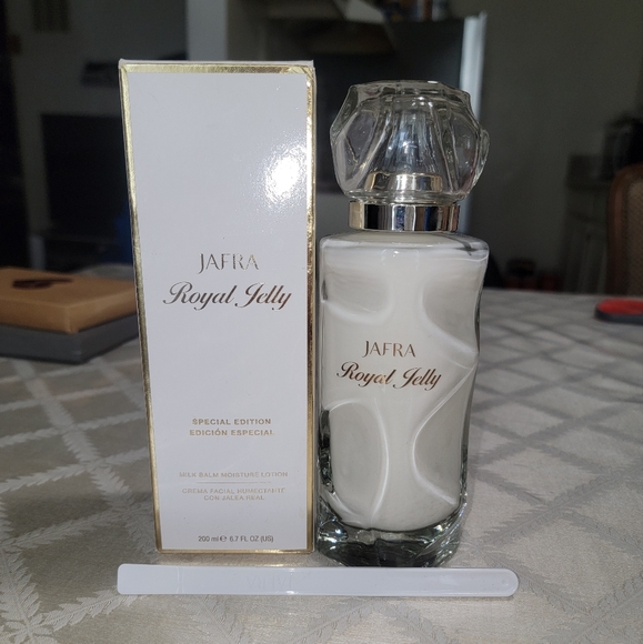 JAFRA | Bath & Body | Jafra Royal Jelly Special Edition Milk Balm ...